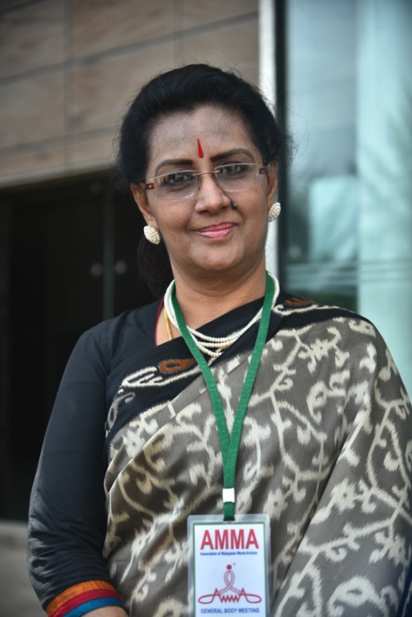 Menaka Photos: Latest HD Images, Pictures, Stills & Pics - FilmiBeat