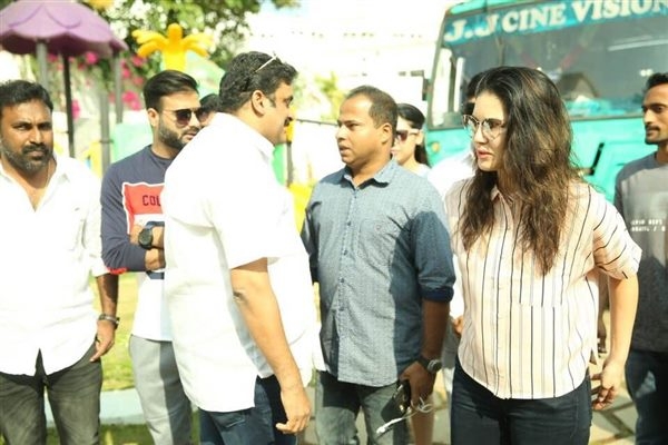 Rangeela Photos: HD Images, Pictures, Stills, First Look Posters of ...