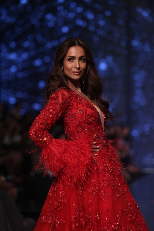 Celebs Walks The Ramp At Bombay Times Fashion Show 2019 Photos