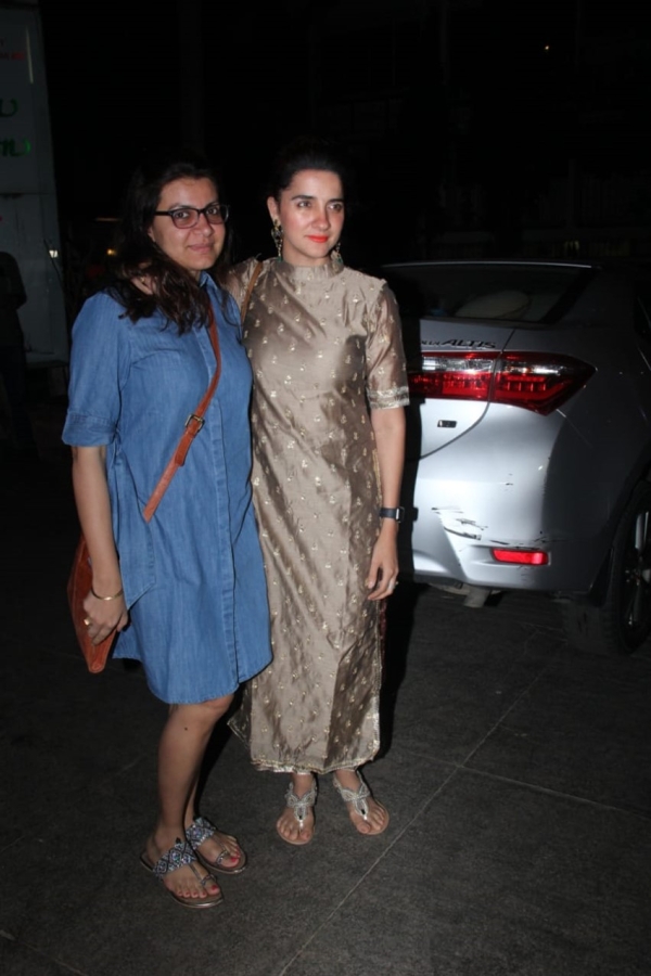 Rohini Iyer hosts a party for Guneet Monga celebrating her Oscar win ...