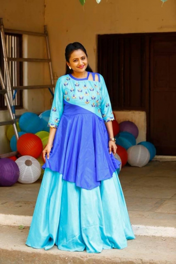 Suma Kanakala Photos [HD]: Latest Images, Pictures, Stills of Suma ...