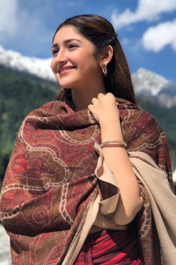 Sayyeshaa Photos [HD]: Latest Images, Pictures, Stills of Sayyeshaa ...
