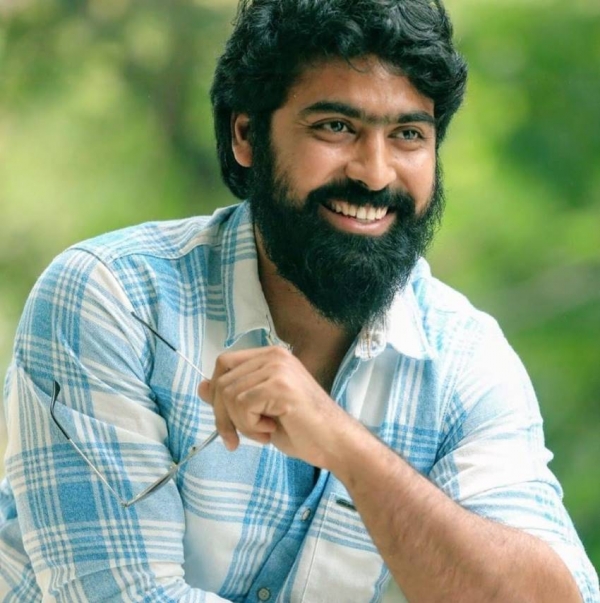 Ashish Gandhi Photos: Latest HD Images, Pictures, Stills & Pics - FilmiBeat