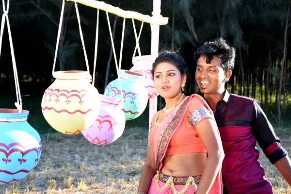Enakku Innum Kalyanam Agala Photos: HD Images, Pictures, Stills, First ...