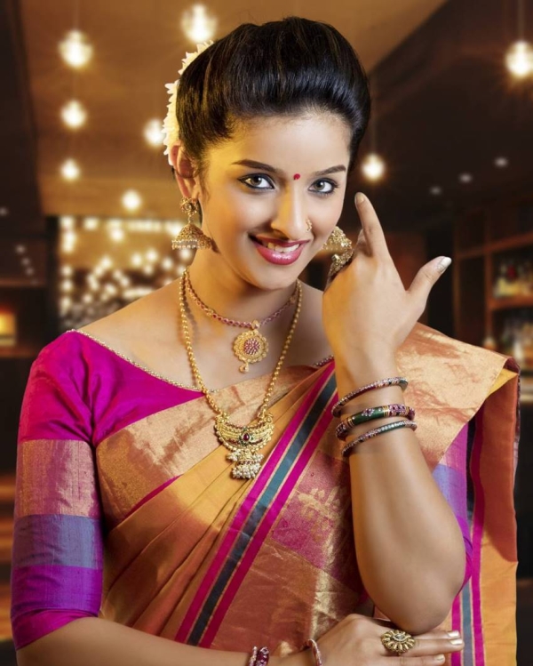 Sowmya Menon Photos: Latest HD Images, Pictures, Stills & Pics - FilmiBeat