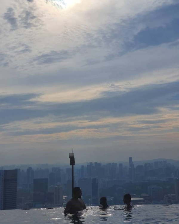 Sri Murali Enjoys Vacation In Singapore With His Family Photos