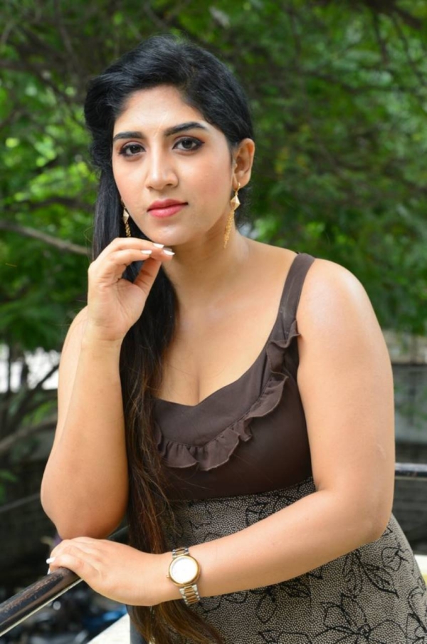 Aayesha Photos: Latest HD Images, Pictures, Stills & Pics - FilmiBeat