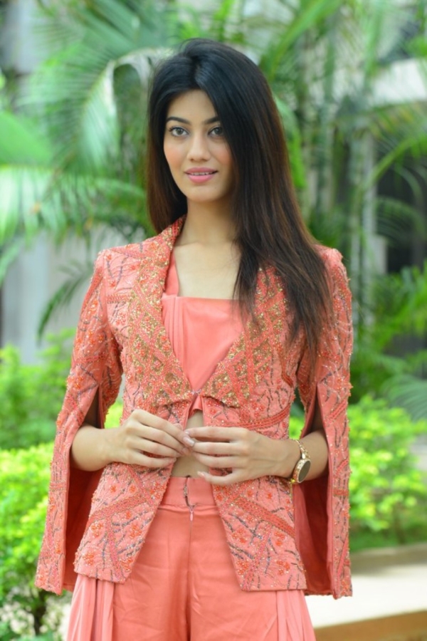 Pooja Solanki Photos: Latest HD Images, Pictures, Stills & Pics - FilmiBeat