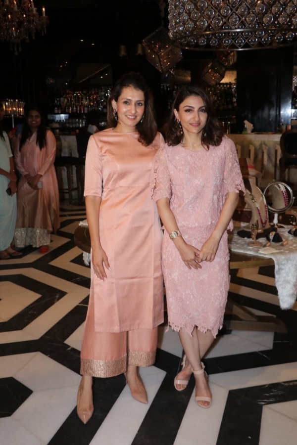 Soha Ali Khan At The Launch Of Aditi Amin Collection