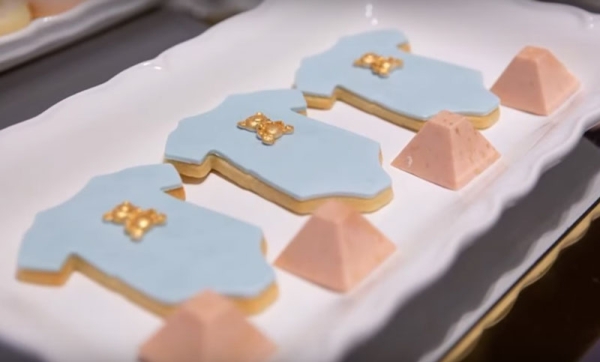 Celebs Who Love Flaunting Their Baby Bumps Photos