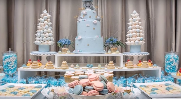 Celebs Who Love Flaunting Their Baby Bumps Photos