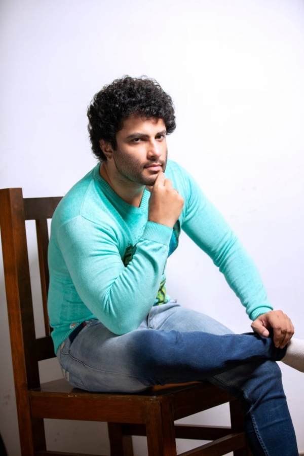 Dhananjay Atre Photos: Latest HD Images, Pictures, Stills & Pics ...