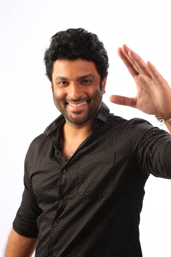 Dhananjay Atre Photos: Latest HD Images, Pictures, Stills & Pics ...