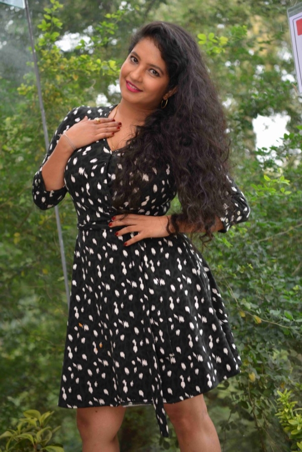 Shubha Poonja Photos [HD]: Latest Images, Pictures, Stills of Shubha ...