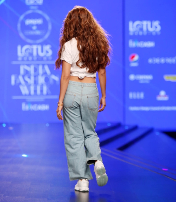 Disha Patani Walks The Ramp At Lotus Fashion Week 2019 Photos