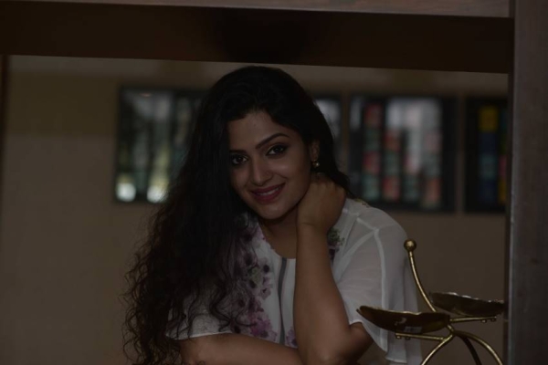 Divya Pillai Photos: Latest HD Images, Pictures, Stills & Pics - FilmiBeat