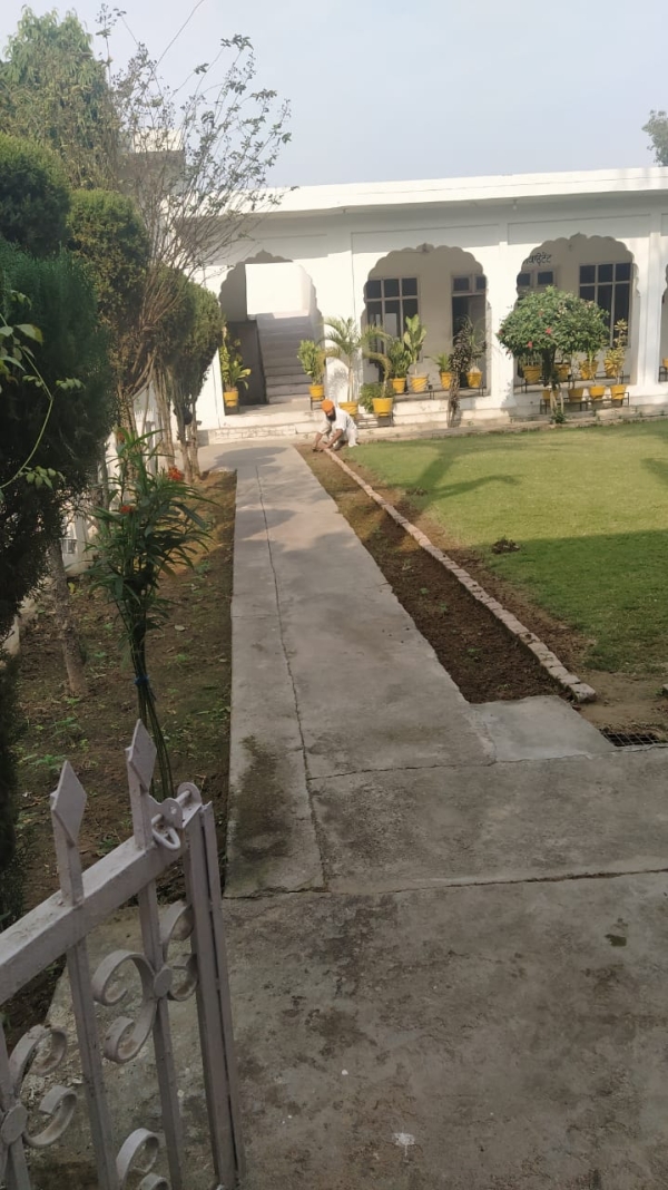 Aamir Khan Takes Blessing From Gurudwara Bathaa Sahib For Lal Singh ...