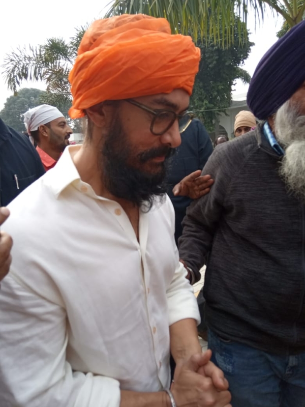 Aamir Khan Takes Blessing From Gurudwara Bathaa Sahib For Lal Singh ...