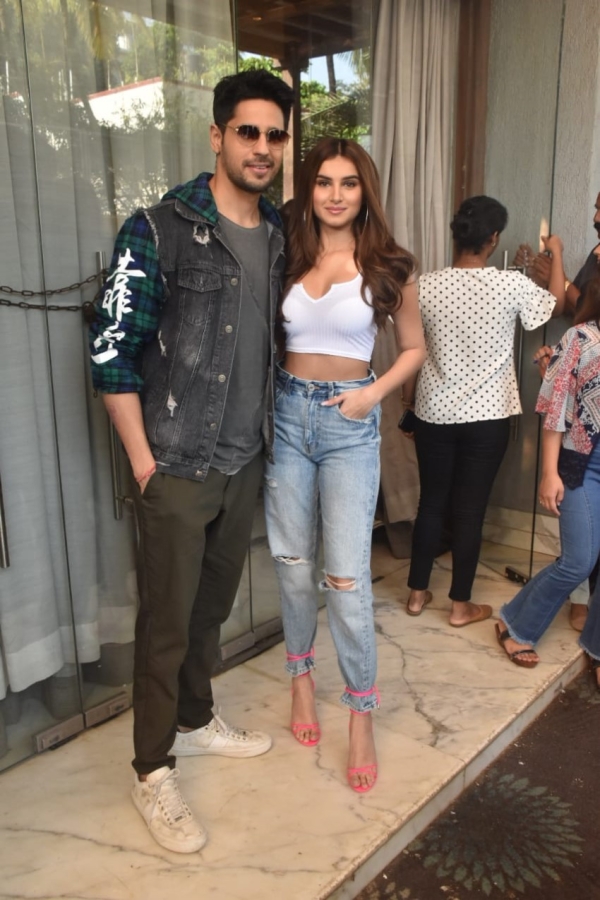 Siddharth Malhotra & Tara Sutaria snapped promoting the film 'Marjaavaan'
