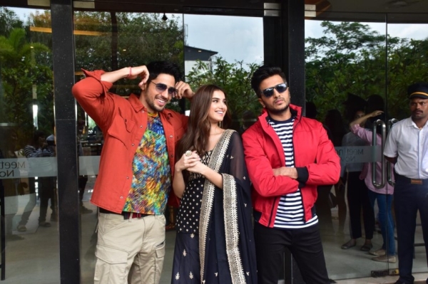 Siddharth Malhotra, Riteish Deshmukh & Tara Sutaria snapped promoting ...