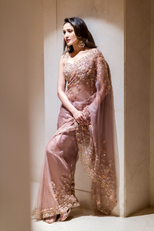 Pragya Jaiswal Photos [HD]: Latest Images, Pictures, Stills of Pragya ...