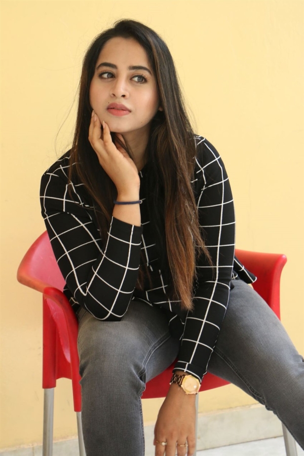 Swathi Deekshith Photos: Latest HD Images, Pictures, Stills & Pics ...