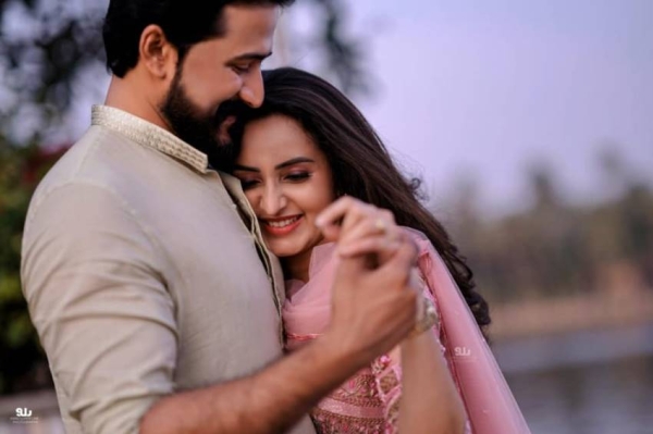 Actress Bhama And Businessman Arun Engagement Photos