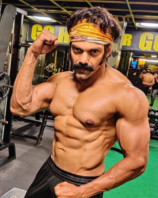 Arya Photos [HD]: Latest Images, Pictures, Stills of Arya - FilmiBeat