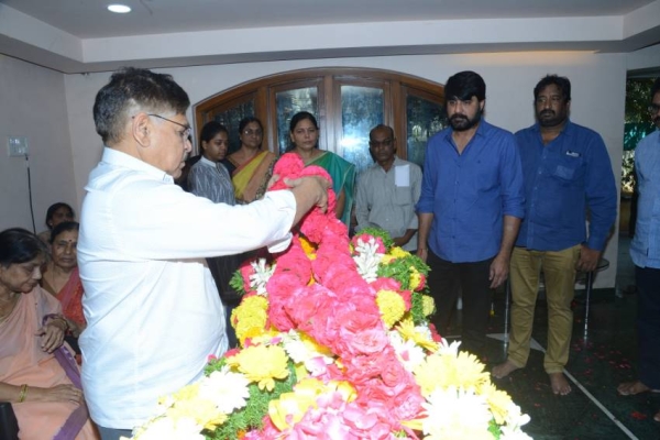 Celebs Pay Condolence To Srikanth Father Parameswara Rao Photos