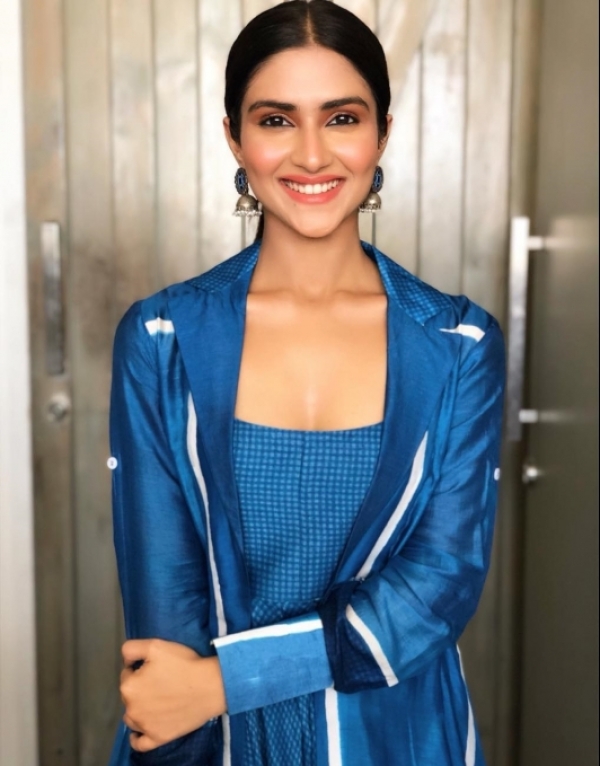 Pranutan Bahl Photos: Latest HD Images, Pictures, Stills & Pics - FilmiBeat