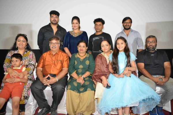 Selfie Mommy Google Daddy Movie Press Meet Photos