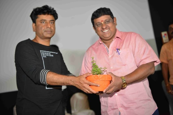 Selfie Mommy Google Daddy Movie Press Meet Photos