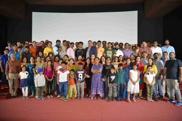 Selfie Mommy Google Daddy Movie Press Meet Photos