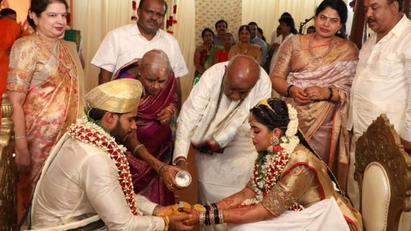 Nikhil Kumaraswamy And Revathi Marriage Photos