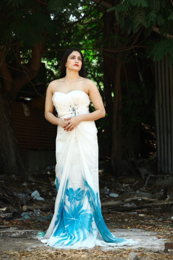 Komal Sharma Photos: Latest HD Images, Pictures, Stills & Pics - FilmiBeat