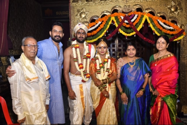 Actress Mayuri Kyatari & Arun Wedding Photos