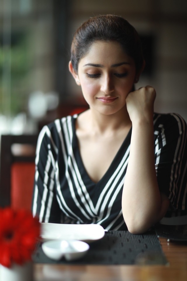 Sayyeshaa Photos [HD]: Latest Images, Pictures, Stills of Sayyeshaa ...