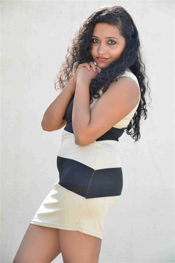 Anusha R Nair Photos: Latest HD Images, Pictures, Stills & Pics - FilmiBeat