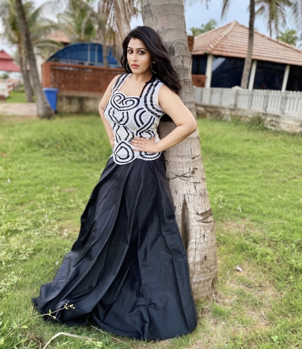 Champika Photos: Latest HD Images, Pictures, Stills & Pics - FilmiBeat