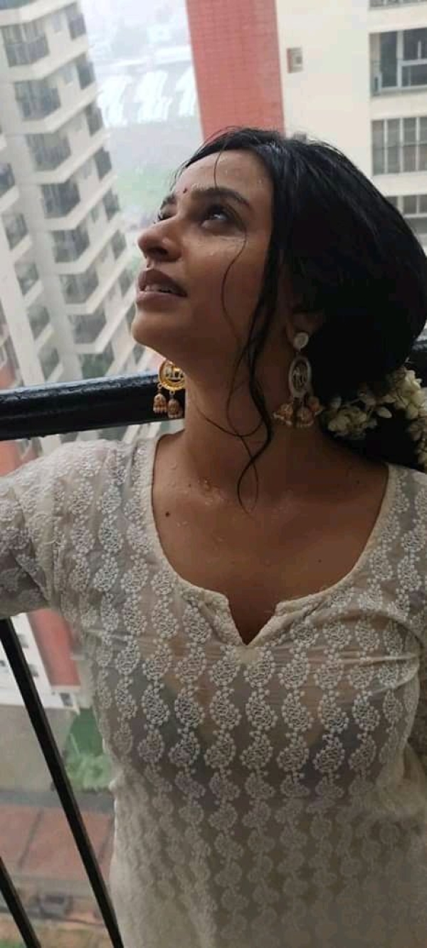 Divya Ganesh Photos [HD]: Latest Images, Pictures, Stills of Divya ...