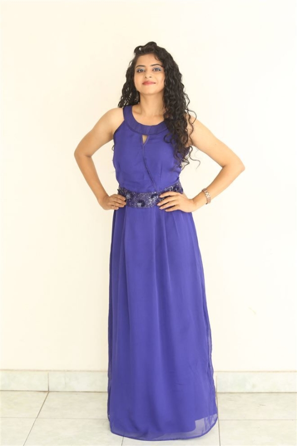 Gayatri Rema Photos: Latest HD Images, Pictures, Stills & Pics - FilmiBeat