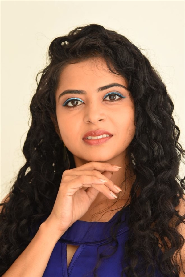 Gayatri Rema Photos: Latest HD Images, Pictures, Stills & Pics - FilmiBeat