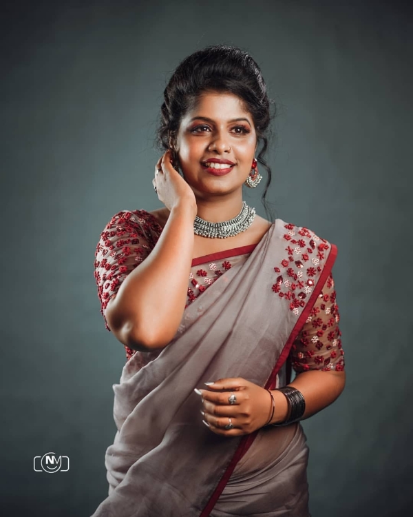 Aami Surendran Photos: Latest HD Images, Pictures, Stills & Pics ...