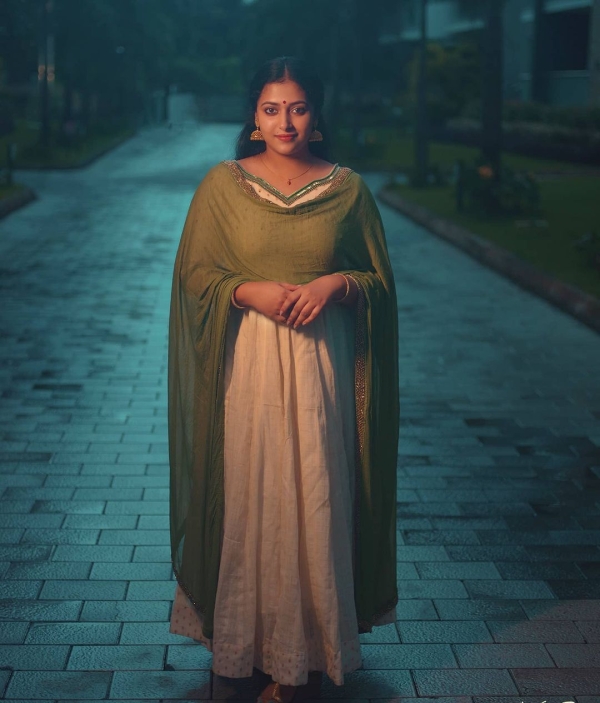 Anu Sithara Photos: Latest HD Images, Pictures, Stills & Pics - FilmiBeat