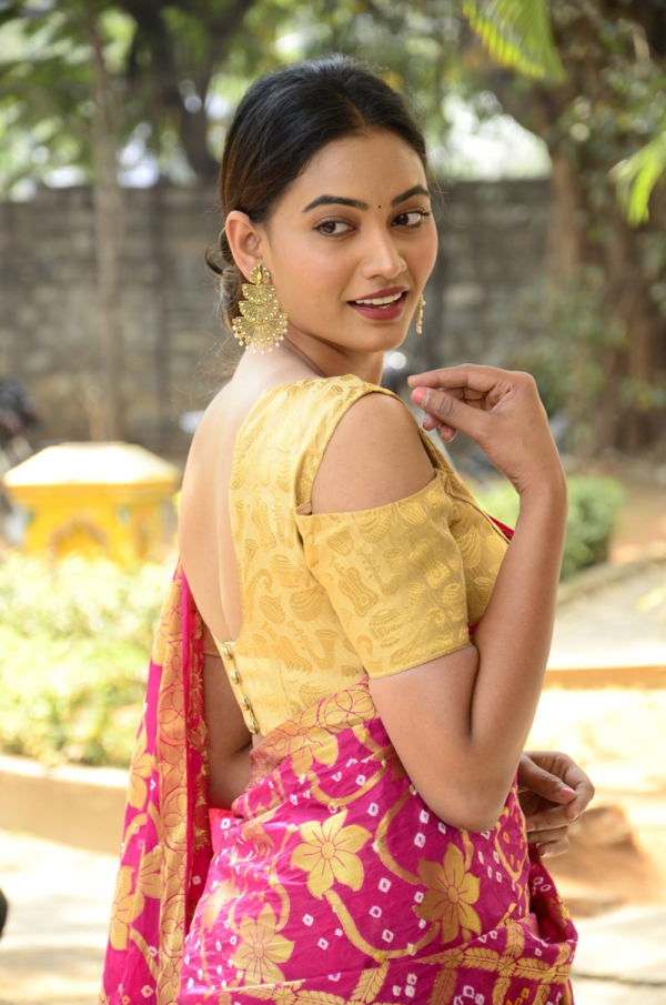 Spandhana Palli Photos: Latest HD Images, Pictures, Stills & Pics ...