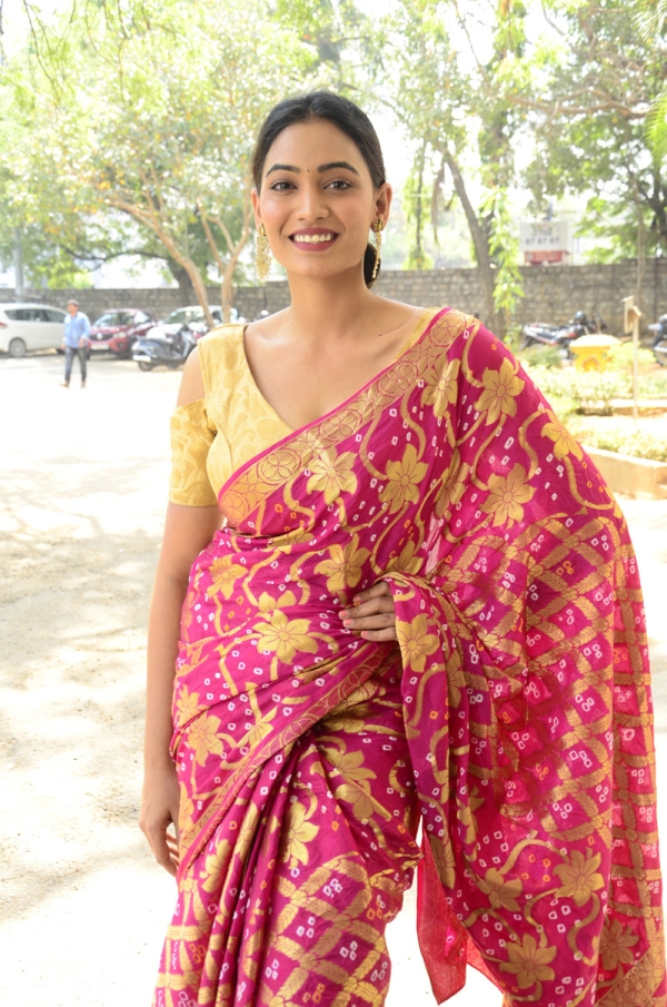 Spandhana Palli Photos: Latest HD Images, Pictures, Stills & Pics ...