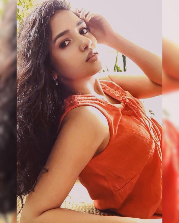 Sunaina Wallpaper