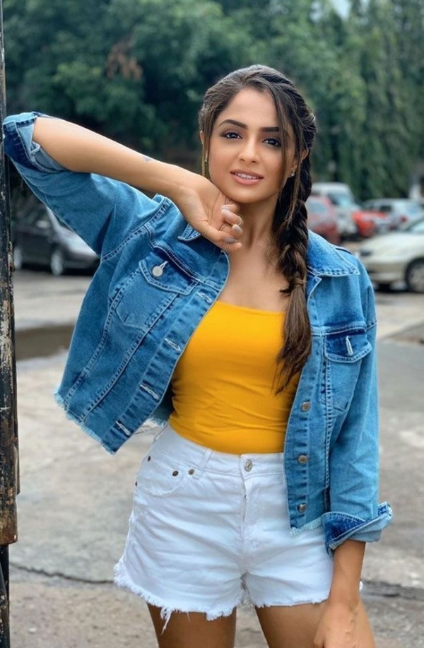 Asmita Sood Photos Latest Hd Images Pictures Stills And Pics Filmibeat