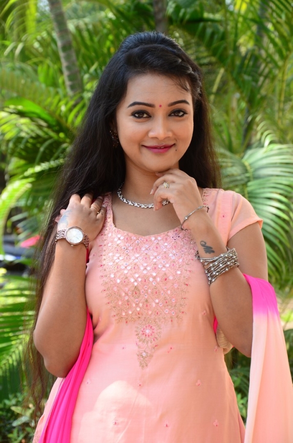 Nainisha Photos [HD]: Latest Images, Pictures, Stills of Nainisha ...