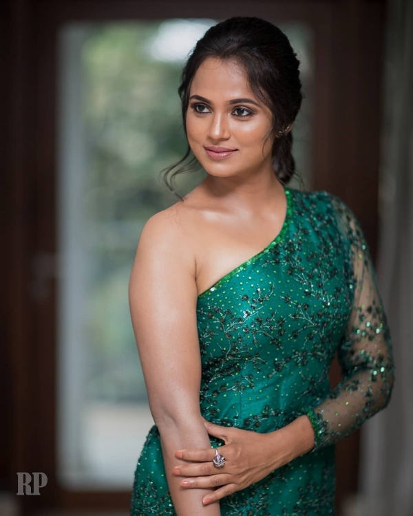 Ramya Pandian Photos [HD]: Latest Images, Pictures, Stills of Ramya ...
